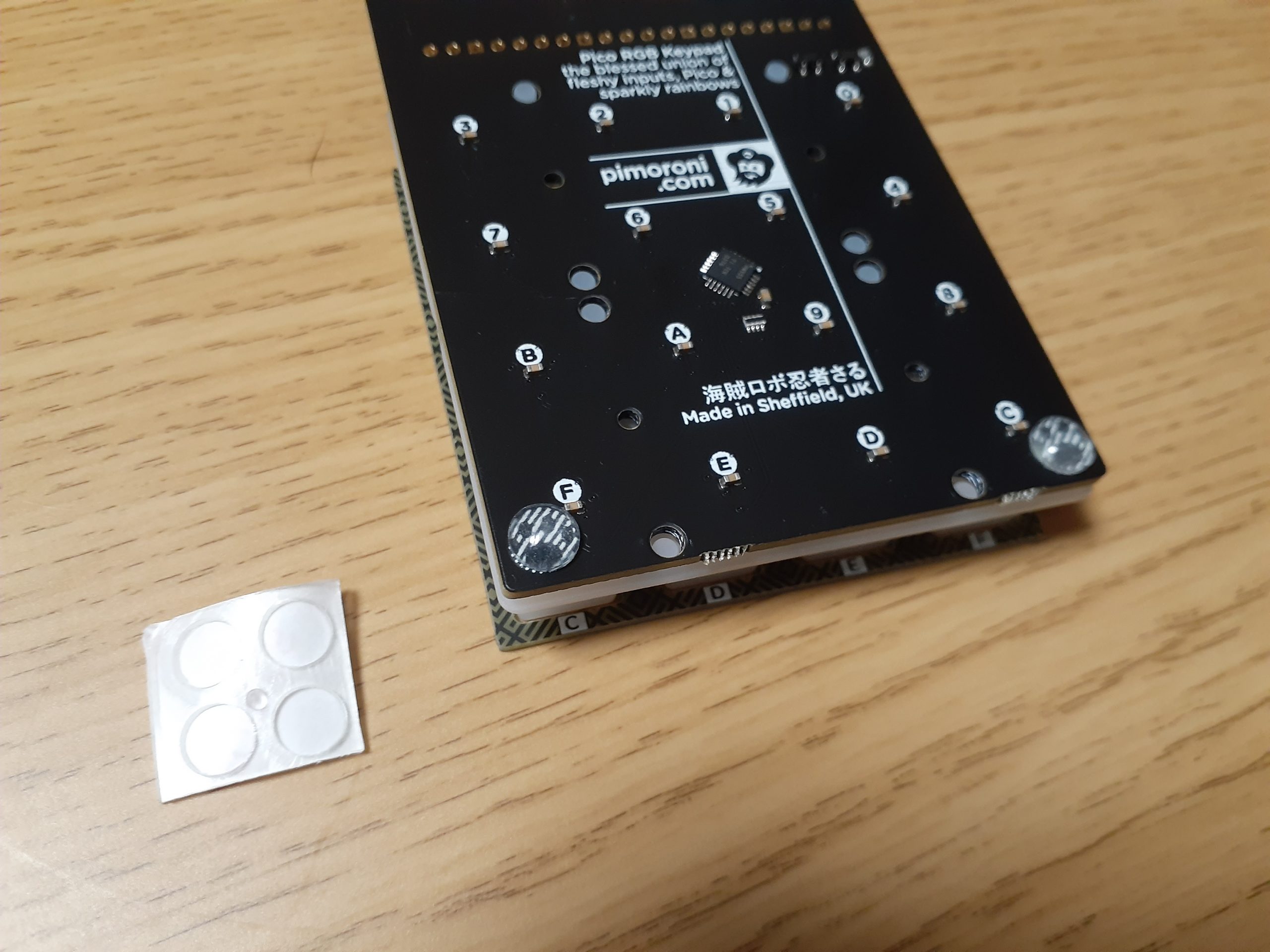 ラズパイPicoとPico RGB Keypad Baseを買った | point of view point